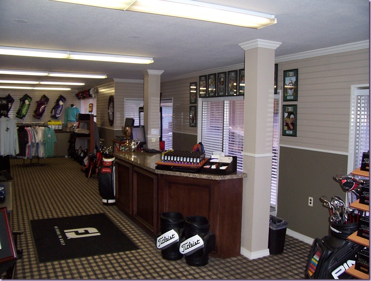 Queenie Eileenie: Hardscrabble Country Club Golf Pro Shop